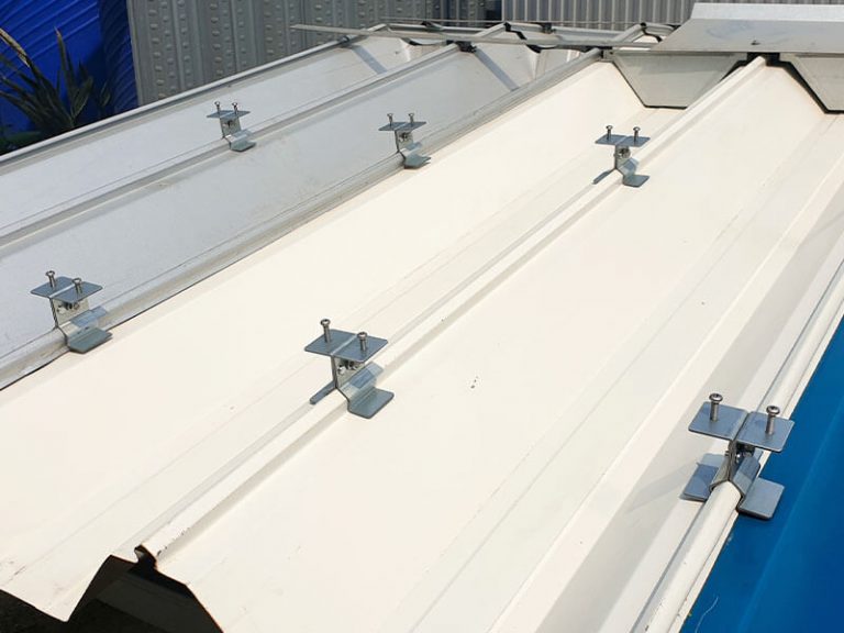 Roof Protection clip for Boltless system : roof profile is KS ...